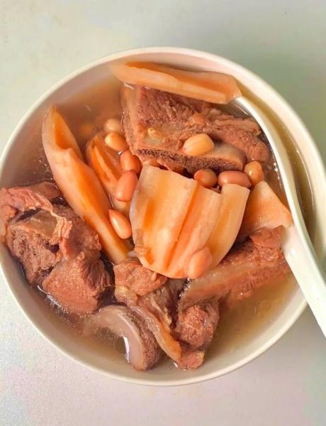 广东骨头汤的做法_骨头汤怎么熬才白-第1张图片-山城妙识