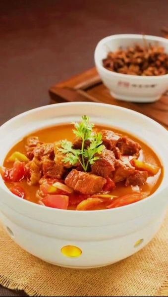 西红柿炖牛腩怎么做_牛腩炖多久才软烂-第1张图片-山城妙识