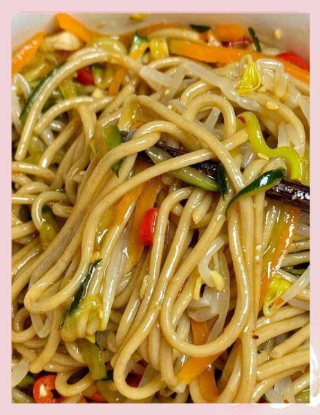豆芽炒面条怎么炒不粘锅_家常做法步骤详解-第1张图片-山城妙识