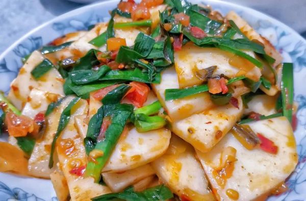 炒饵块的家常做法_怎么炒饵块不粘锅-第1张图片-山城妙识