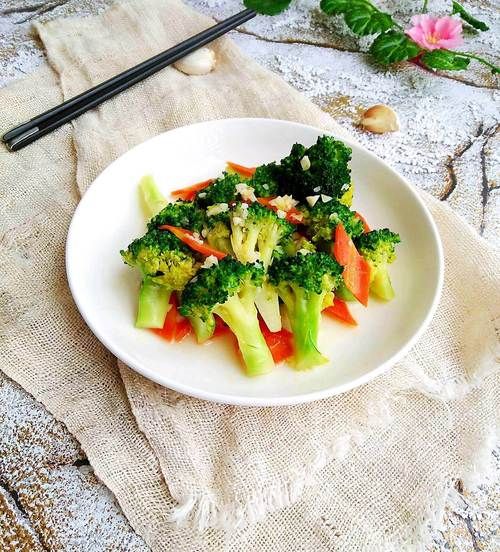 西兰花炒胡萝卜怎么炒好吃_西兰花炒胡萝卜需要焯水吗-第3张图片-山城妙识 西兰花炒胡萝卜怎么炒好吃_西兰花炒胡萝卜需要焯水吗-第3张图片-山城妙识