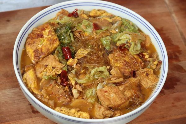 猪肉粉条炖白菜怎么做_家常做法步骤详解-第3张图片-山城妙识 猪肉粉条炖白菜怎么做_家常做法步骤详解-第3张图片-山城妙识