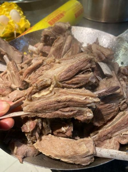 手抓羊排怎么做才正宗_手抓羊排去膻技巧-第1张图片-山城妙识 手抓羊排怎么做才正宗_手抓羊排去膻技巧-第1张图片-山城妙识