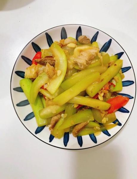 瓠子怎么炒好吃_瓠子炒肉片的家常做法-第1张图片-山城妙识 瓠子怎么炒好吃_瓠子炒肉片的家常做法-第1张图片-山城妙识