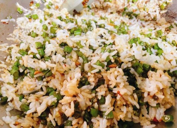 豆角焖饭怎么做_豆角焖饭家常做法-第3张图片-山城妙识