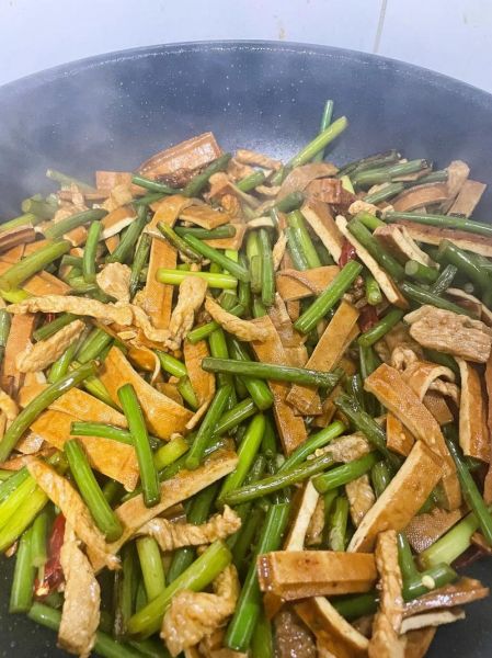 蒜苔豆腐怎么炒好吃_蒜苔豆腐的做法大全-第1张图片-山城妙识 蒜苔豆腐怎么炒好吃_蒜苔豆腐的做法大全-第1张图片-山城妙识