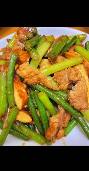 蒜苔豆腐怎么炒好吃_蒜苔豆腐的做法大全-第2张图片-山城妙识 蒜苔豆腐怎么炒好吃_蒜苔豆腐的做法大全-第2张图片-山城妙识