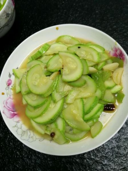 炒葫芦瓜怎么炒好吃_葫芦瓜家常做法大全-第3张图片-山城妙识