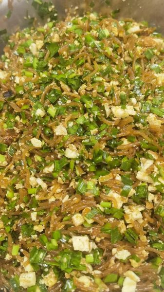 粉条鸡蛋韭菜馅怎么做_韭菜鸡蛋粉条饺子馅比例-第1张图片-山城妙识