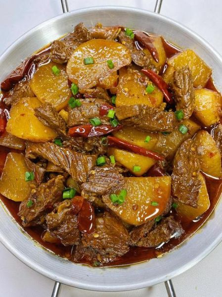 牛肉炖胡萝卜怎么炖才软烂_牛肉炖胡萝卜家常做法-第1张图片-山城妙识 牛肉炖胡萝卜怎么炖才软烂_牛肉炖胡萝卜家常做法-第1张图片-山城妙识