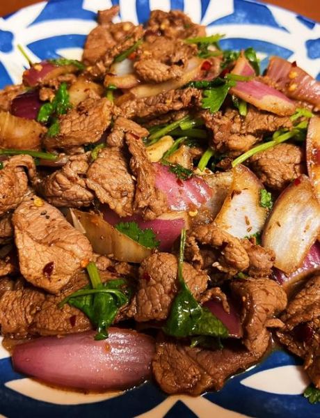 洋葱炒羊肉怎么做_洋葱炒羊肉用哪个部位最好-第1张图片-山城妙识 洋葱炒羊肉怎么做_洋葱炒羊肉用哪个部位最好-第1张图片-山城妙识