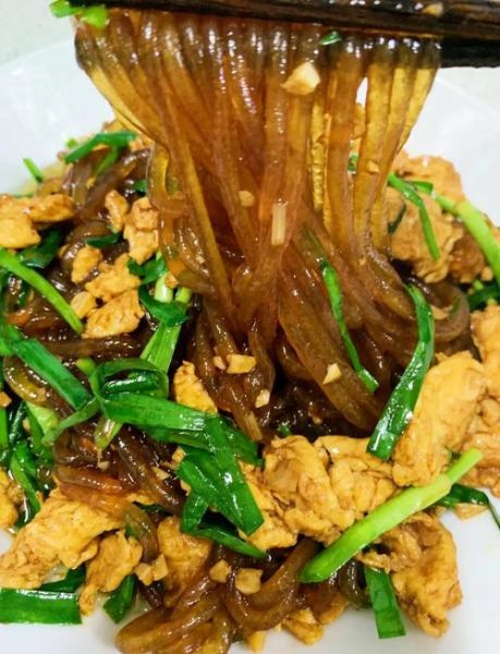 木耳炒粉条怎么炒不坨_木耳炒粉条的家常做法-第1张图片-山城妙识 木耳炒粉条怎么炒不坨_木耳炒粉条的家常做法-第1张图片-山城妙识