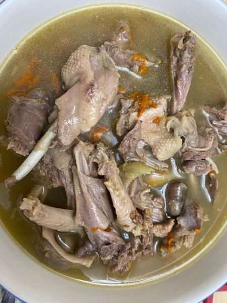 清炖老鸭汤怎么炖好喝_老鸭汤去腥技巧-第1张图片-山城妙识 清炖老鸭汤怎么炖好喝_老鸭汤去腥技巧-第1张图片-山城妙识