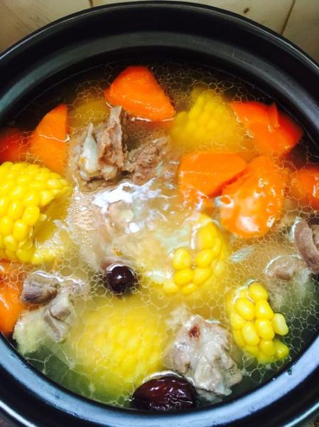 胡萝卜玉米排骨汤的做法_排骨汤怎么炖才白-第3张图片-山城妙识