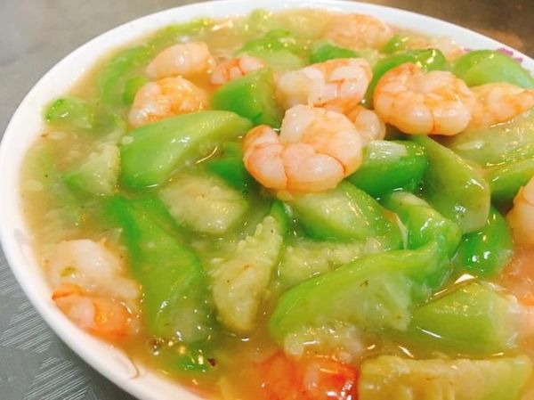 丝瓜炒虾仁怎么做_丝瓜炒虾仁要焯水吗-第1张图片-山城妙识 丝瓜炒虾仁怎么做_丝瓜炒虾仁要焯水吗-第1张图片-山城妙识
