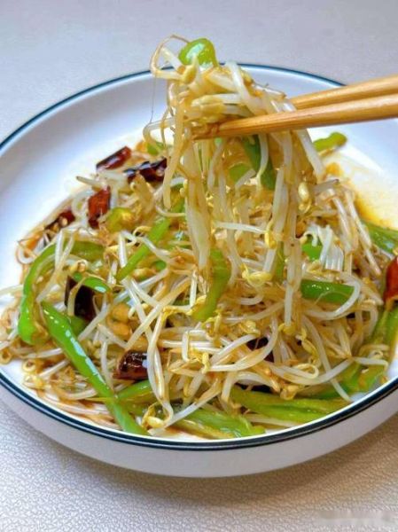 炒豆芽怎么炒才脆_炒豆芽要不要焯水-第2张图片-山城妙识