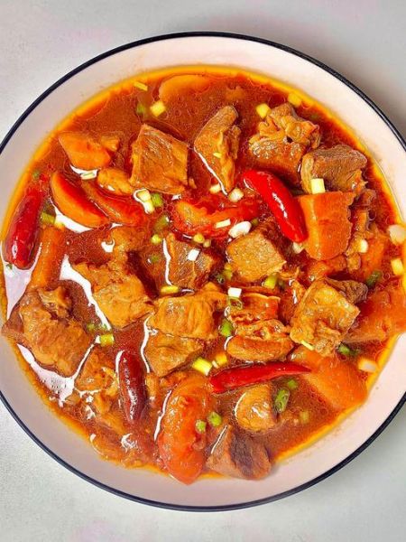 番茄炖牛腩怎么做好吃_番茄炖牛腩的家常做法-第1张图片-山城妙识