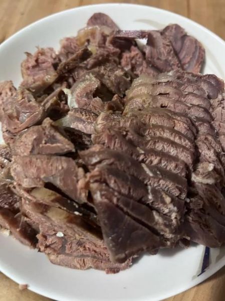 白切牛腱子肉怎么做_牛腱子肉焯水多久才嫩-第1张图片-山城妙识 白切牛腱子肉怎么做_牛腱子肉焯水多久才嫩-第1张图片-山城妙识