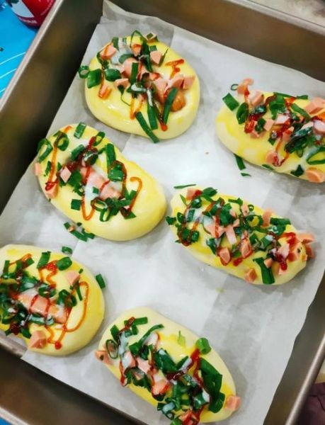 香肠面包怎么做_香肠面包的做法步骤详解-第1张图片-山城妙识 香肠面包怎么做_香肠面包的做法步骤详解-第1张图片-山城妙识