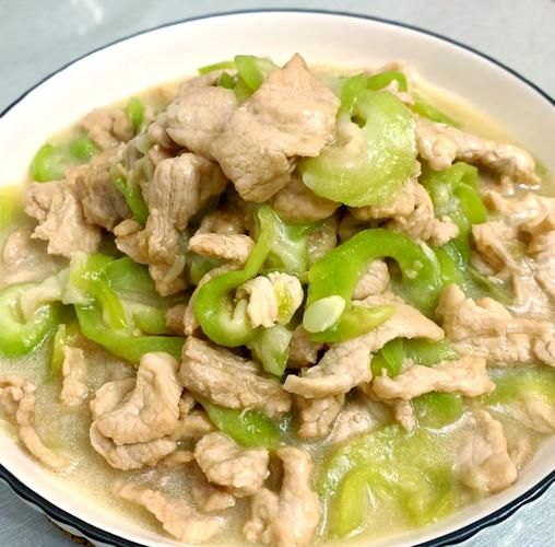 丝瓜炒肉怎么做才好吃_丝瓜炒肉的家常做法-第3张图片-山城妙识 丝瓜炒肉怎么做才好吃_丝瓜炒肉的家常做法-第3张图片-山城妙识