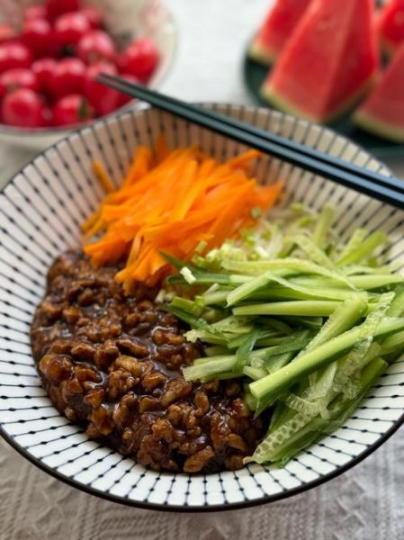 炸酱面怎么做好吃_正宗炸酱面做法视频-第1张图片-山城妙识 炸酱面怎么做好吃_正宗炸酱面做法视频-第1张图片-山城妙识