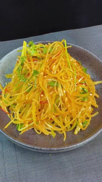 凉拌土豆丝怎么做才脆_土豆丝焯水还是直接拌-第2张图片-山城妙识 凉拌土豆丝怎么做才脆_土豆丝焯水还是直接拌-第2张图片-山城妙识