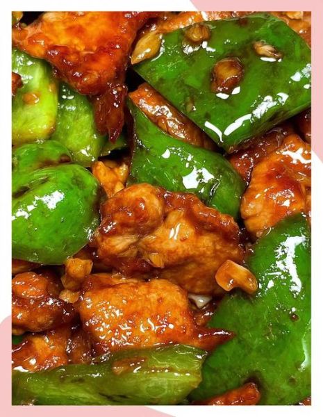 肉片炒青椒怎么做_肉片炒青椒先炒肉还是先炒青椒-第1张图片-山城妙识