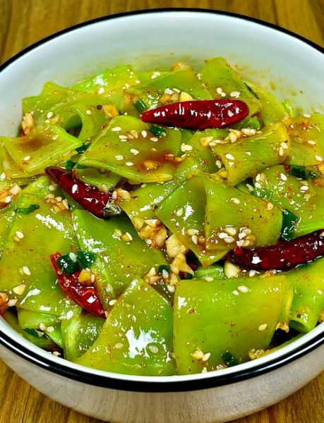 莴笋怎么炒好吃_莴笋凉拌要不要焯水-第1张图片-山城妙识 莴笋怎么炒好吃_莴笋凉拌要不要焯水-第1张图片-山城妙识