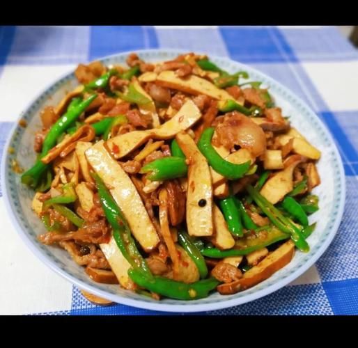 青椒炒豆干怎么炒好吃_青椒炒豆干的家常做法-第1张图片-山城妙识