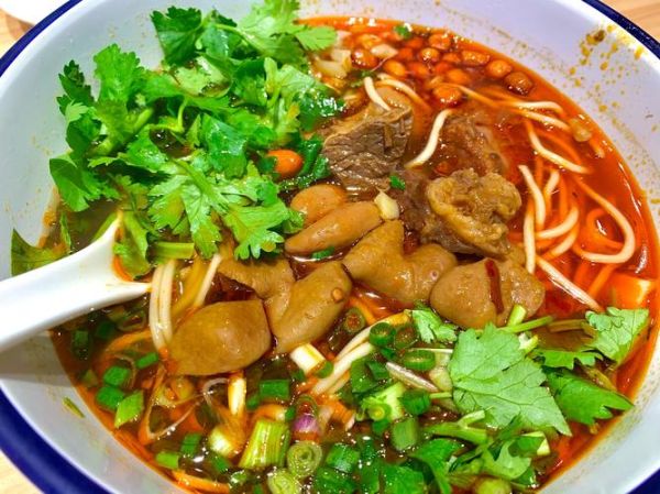 肥肠面怎么做好吃_肥肠面做法步骤详解-第1张图片-山城妙识 肥肠面怎么做好吃_肥肠面做法步骤详解-第1张图片-山城妙识