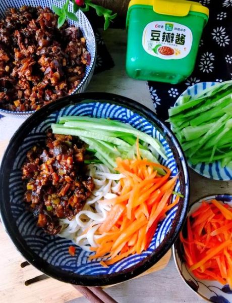 炸酱怎么做_炸酱面酱怎么调才香-第1张图片-山城妙识 炸酱怎么做_炸酱面酱怎么调才香-第1张图片-山城妙识