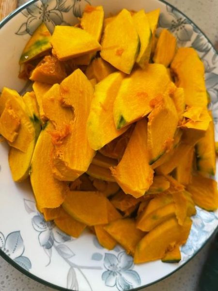 南瓜炒咸鸭蛋怎么做_咸鸭蛋炒南瓜窍门-第1张图片-山城妙识 南瓜炒咸鸭蛋怎么做_咸鸭蛋炒南瓜窍门-第1张图片-山城妙识