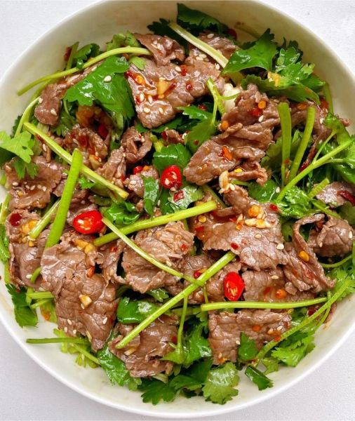 牛肉炒香菜怎么炒好吃_牛肉炒香菜的家常做法-第1张图片-山城妙识 牛肉炒香菜怎么炒好吃_牛肉炒香菜的家常做法-第1张图片-山城妙识