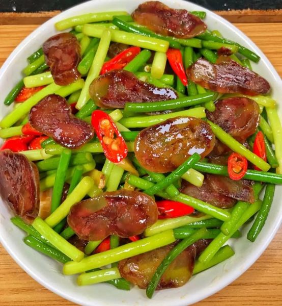 炒香肠怎么炒好吃_家常炒香肠做法-第1张图片-山城妙识 炒香肠怎么炒好吃_家常炒香肠做法-第1张图片-山城妙识