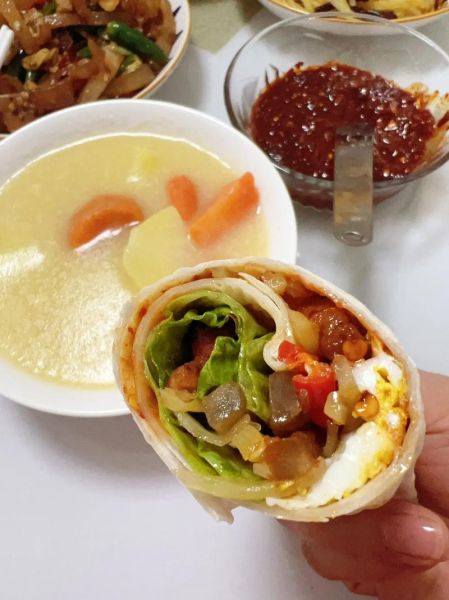 薄饼卷菜的家常做法_薄饼怎么做又软又筋道-第1张图片-山城妙识 薄饼卷菜的家常做法_薄饼怎么做又软又筋道-第1张图片-山城妙识