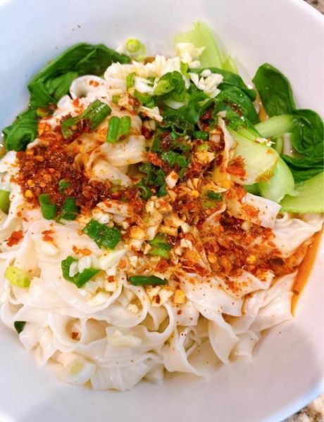 油泼面家常做法_油泼面怎么做才正宗-第1张图片-山城妙识