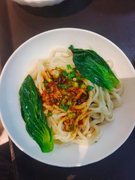 油泼面家常做法_油泼面怎么做才正宗-第2张图片-山城妙识