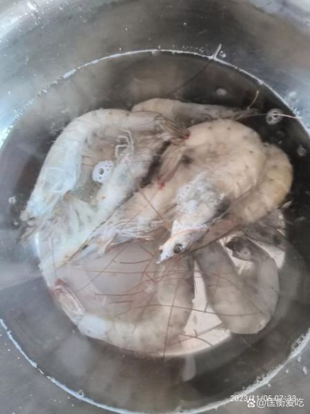 水煮虾怎么煮才鲜嫩_水煮虾需要焯水吗-第3张图片-山城妙识 水煮虾怎么煮才鲜嫩_水煮虾需要焯水吗-第3张图片-山城妙识