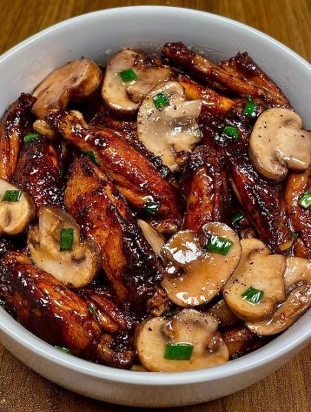 香菇炒鸡肉怎么炒才嫩_香菇炒鸡肉用干香菇还是鲜香菇-第1张图片-山城妙识 香菇炒鸡肉怎么炒才嫩_香菇炒鸡肉用干香菇还是鲜香菇-第1张图片-山城妙识