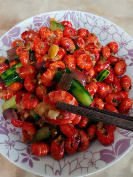 家常炒虾尾怎么做_虾尾去腥技巧-第2张图片-山城妙识 家常炒虾尾怎么做_虾尾去腥技巧-第2张图片-山城妙识