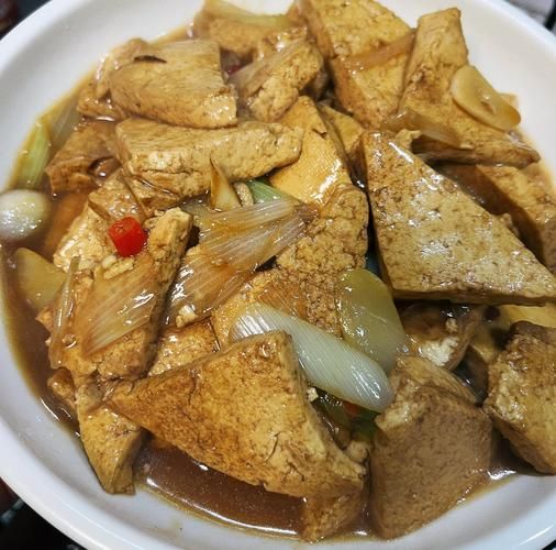 小葱炒豆腐怎么做_小葱炒豆腐需要焯水吗-第1张图片-山城妙识 小葱炒豆腐怎么做_小葱炒豆腐需要焯水吗-第1张图片-山城妙识