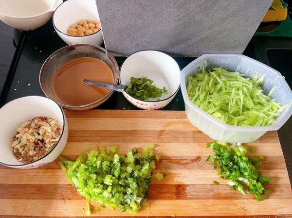 家常凉面怎么做_凉面酱汁怎么调-第3张图片-山城妙识 家常凉面怎么做_凉面酱汁怎么调-第3张图片-山城妙识