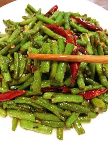 干煸豇豆角怎么做_干煸豇豆角用不用焯水-第3张图片-山城妙识