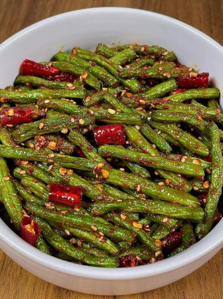 干煸豇豆角怎么做_干煸豇豆角用不用焯水-第2张图片-山城妙识