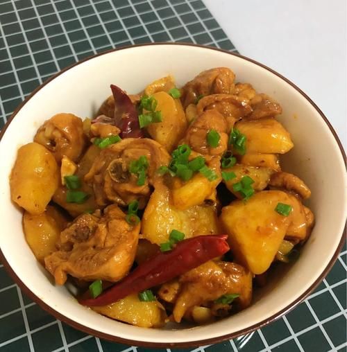 家常炖鸡腿怎么做_炖鸡腿要焯水吗-第1张图片-山城妙识 家常炖鸡腿怎么做_炖鸡腿要焯水吗-第1张图片-山城妙识