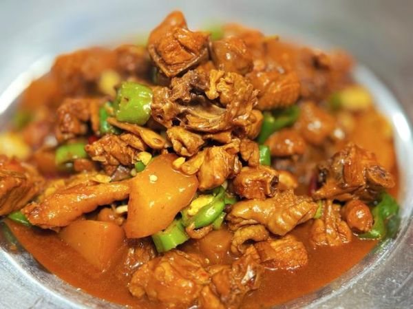 爆炒小公鸡怎么做才好吃_正宗做法步骤详解-第1张图片-山城妙识 爆炒小公鸡怎么做才好吃_正宗做法步骤详解-第1张图片-山城妙识