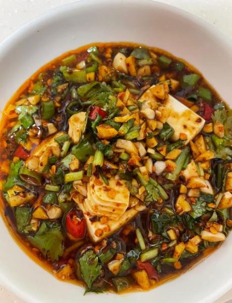 小葱拌豆腐怎么做_小葱拌豆腐用老豆腐还是嫩豆腐-第1张图片-山城妙识 小葱拌豆腐怎么做_小葱拌豆腐用老豆腐还是嫩豆腐-第1张图片-山城妙识