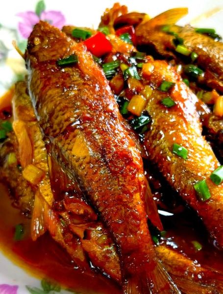 红烧鱼家常做法_红烧鱼怎么做不腥-第1张图片-山城妙识