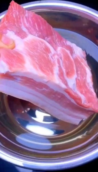 梅菜扣肉最简单的做法_新手零失败技巧-第3张图片-山城妙识 梅菜扣肉最简单的做法_新手零失败技巧-第3张图片-山城妙识