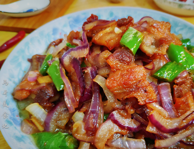 洋葱回锅肉怎么做_回锅肉用洋葱还是青椒-第1张图片-山城妙识 洋葱回锅肉怎么做_回锅肉用洋葱还是青椒-第1张图片-山城妙识